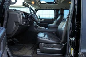Black Hummer H2 2008 in Kaunas, with an engine capacity of 6.20 L and mileage of 114 thousand km for 54950 €, photo 24 on AUTOMOTO.COM.LV