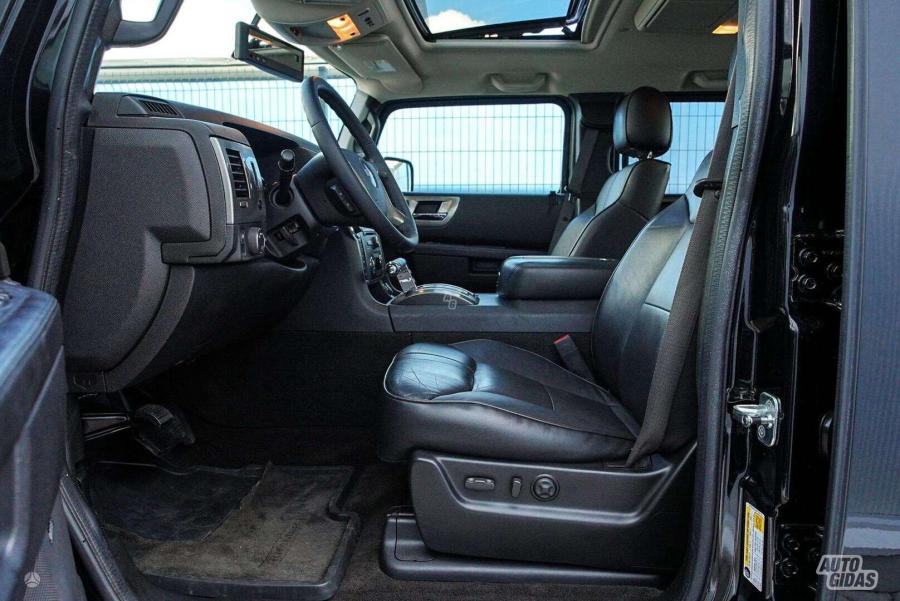 Black Hummer H2 2008 in Kaunas, with an engine capacity of 6.20 L and mileage of 114 thousand km for 54950 €, photo 24 on AUTOMOTO.COM.LV