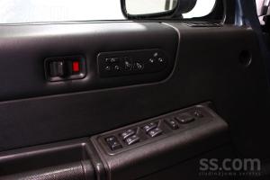 Blue Hummer H2 2004 in Riga, with an engine capacity of 6.00 L and mileage of 163 thousand km for 25000 €, photo 9 on AUTOMOTO.COM.LV