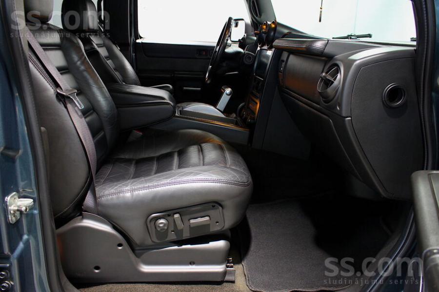 Blue Hummer H2 2004 in Riga, with an engine capacity of 6.00 L and mileage of 163 thousand km for 25000 €, photo 21 on AUTOMOTO.COM.LV