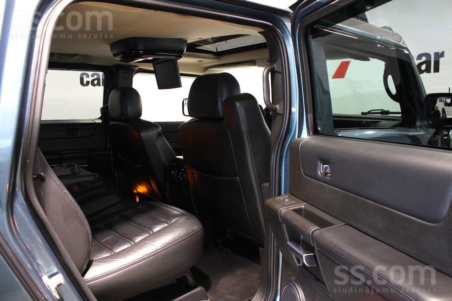 Blue Hummer H2 2004 in Riga, with an engine capacity of 6.00 L and mileage of 163 thousand km for 25000 €, photo 23 on AUTOMOTO.COM.LV