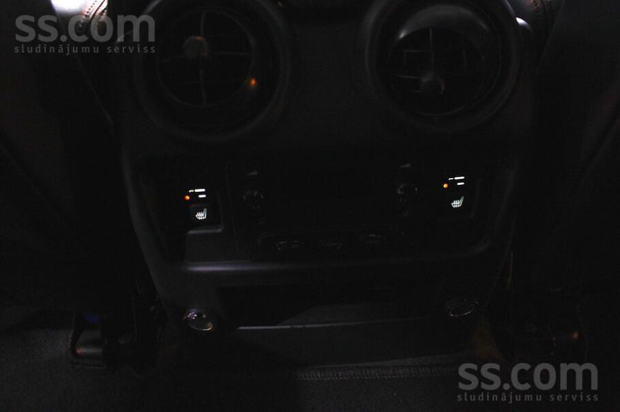 Blue Hummer H2 2004 in Riga, with an engine capacity of 6.00 L and mileage of 163 thousand km for 25000 €, photo 26 on AUTOMOTO.COM.LV