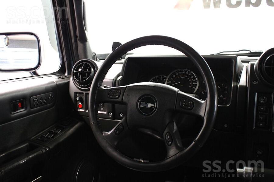 Blue Hummer H2 2004 in Riga, with an engine capacity of 6.00 L and mileage of 163 thousand km for 25000 €, photo 27 on AUTOMOTO.COM.LV