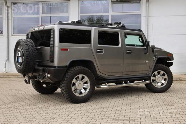 Brown Hummer H2 2010 in Riga, with an engine capacity of 6.20 L and mileage of 0 thousand km for 29995 €, photo 10 on AUTOMOTO.COM.LV
