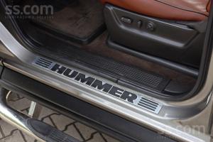 Brown Hummer H2 2010 in Riga, with an engine capacity of 6.20 L and mileage of 0 thousand km for 29995 €, photo 12 on AUTOMOTO.COM.LV