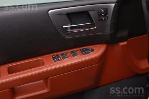 Brown Hummer H2 2010 in Riga, with an engine capacity of 6.20 L and mileage of 0 thousand km for 29995 €, photo 16 on AUTOMOTO.COM.LV