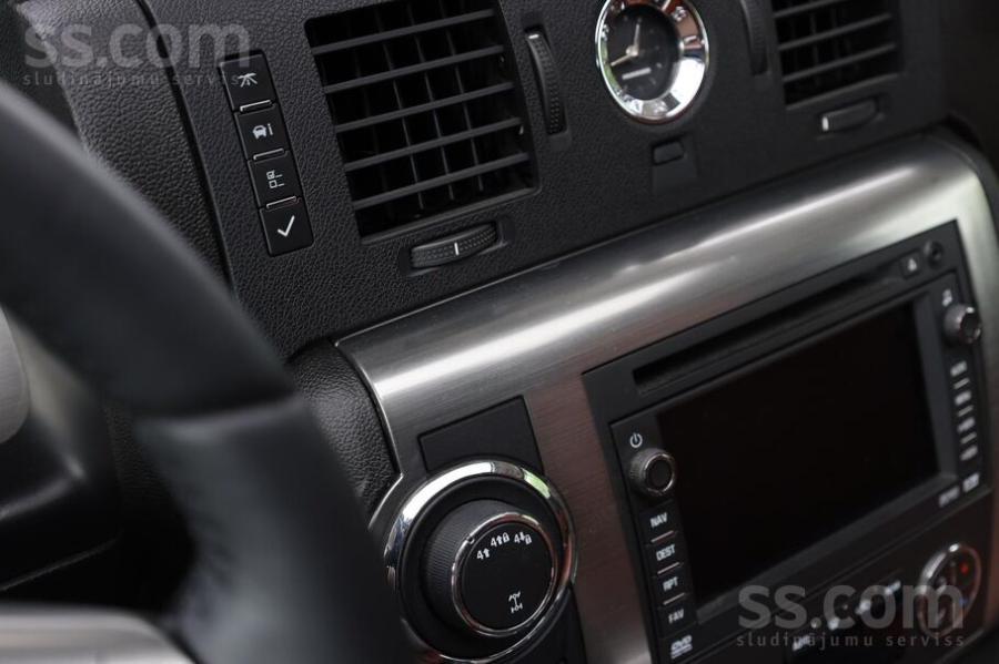 Brown Hummer H2 2010 in Riga, with an engine capacity of 6.20 L and mileage of 0 thousand km for 29995 €, photo 19 on AUTOMOTO.COM.LV