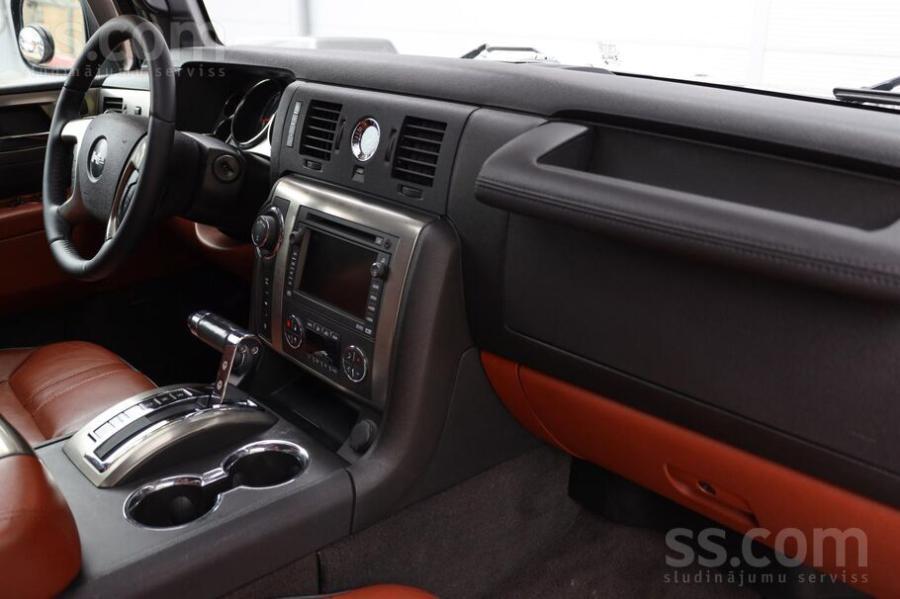 Brown Hummer H2 2010 in Riga, with an engine capacity of 6.20 L and mileage of 0 thousand km for 29995 €, photo 25 on AUTOMOTO.COM.LV