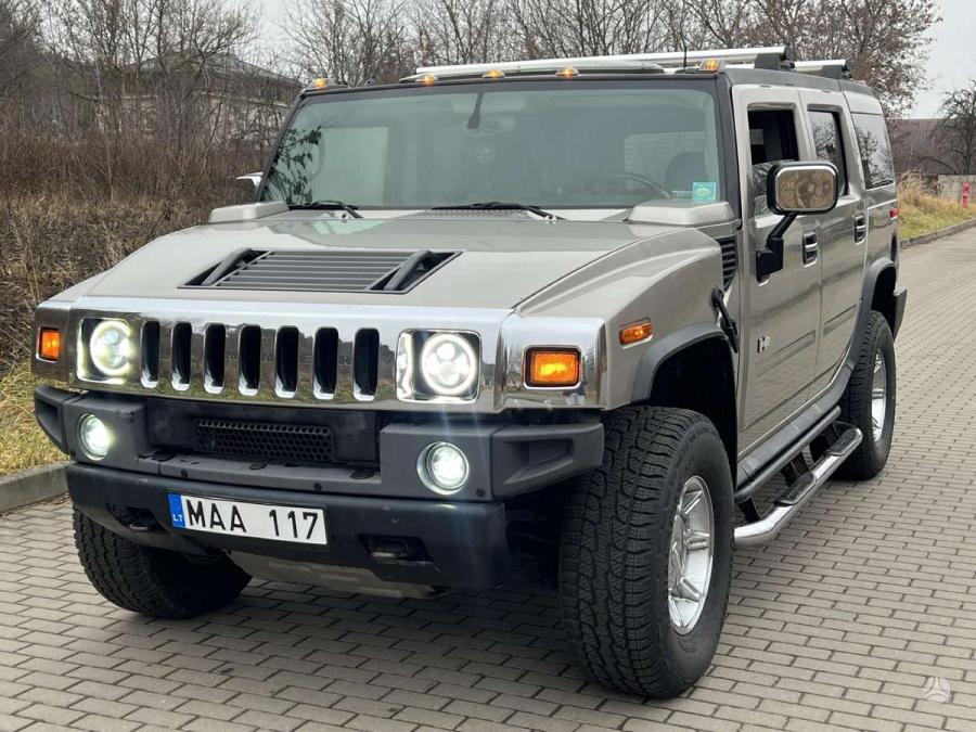Grey Hummer H2 2003 in Vilnius, with an engine capacity of 5.97 L and mileage of 216 thousand km for 18500 €, photo 1 on AUTOMOTO.COM.LV