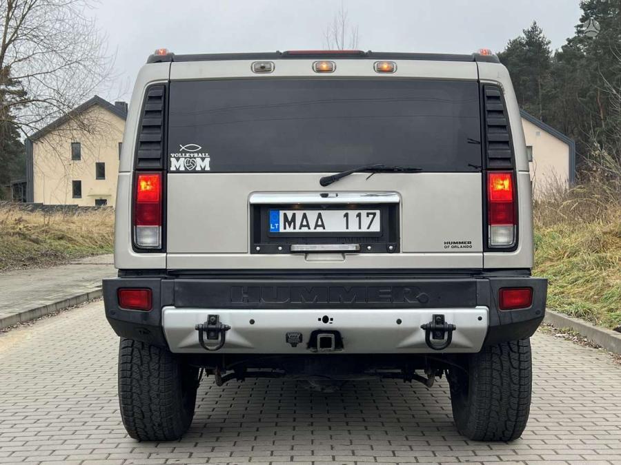 Grey Hummer H2 2003 in Vilnius, with an engine capacity of 5.97 L and mileage of 216 thousand km for 18500 €, photo 3 on AUTOMOTO.COM.LV