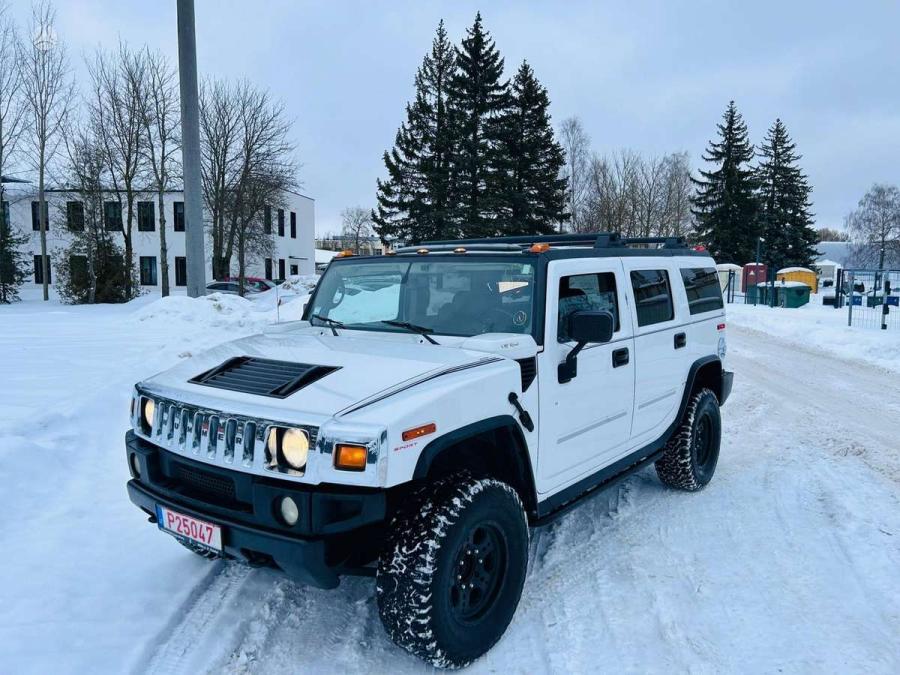 White Hummer H2 2004 in Siauliai, with an engine capacity of 6.00 L and mileage of 366 thousand km for 9999 €, photo 2 on AUTOMOTO.COM.LV