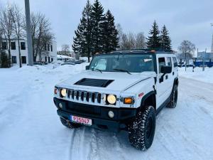 White Hummer H2 2004 in Siauliai, with an engine capacity of 6.00 L and mileage of 366 thousand km for 9999 €, photo 3 on AUTOMOTO.COM.LV