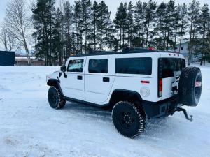 White Hummer H2 2004 in Siauliai, with an engine capacity of 6.00 L and mileage of 366 thousand km for 9999 €, photo 8 on AUTOMOTO.COM.LV