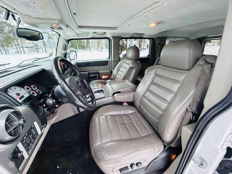 White Hummer H2 2004 in Siauliai, with an engine capacity of 6.00 L and mileage of 366 thousand km for 9999 €, photo 16 on AUTOMOTO.COM.LV