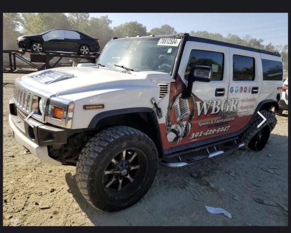 White Hummer H2 2004 in Klaipeda, with an engine capacity of 5.97 L and mileage of 200 thousand km for 7300 €, photo 1 on AUTOMOTO.COM.LV