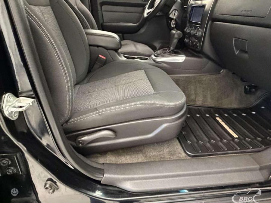 Black Hummer H3 2005 in Vilnius, with an engine capacity of 3.47 L and mileage of 178 thousand km for 12900 €, photo 8 on AUTOMOTO.COM.LV