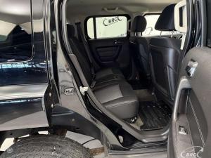 Black Hummer H3 2005 in Vilnius, with an engine capacity of 3.47 L and mileage of 178 thousand km for 12900 €, photo 11 on AUTOMOTO.COM.LV