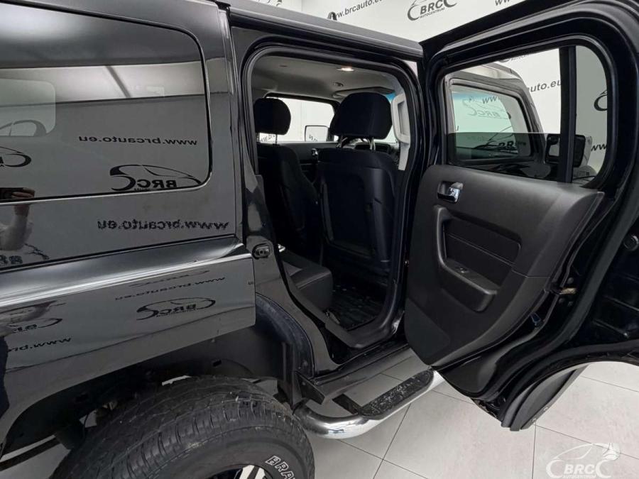 Black Hummer H3 2005 in Vilnius, with an engine capacity of 3.47 L and mileage of 178 thousand km for 12900 €, photo 14 on AUTOMOTO.COM.LV