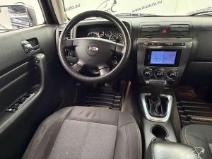 Black Hummer H3 2005 in Vilnius, with an engine capacity of 3.47 L and mileage of 178 thousand km for 12900 €, photo 15 on AUTOMOTO.COM.LV