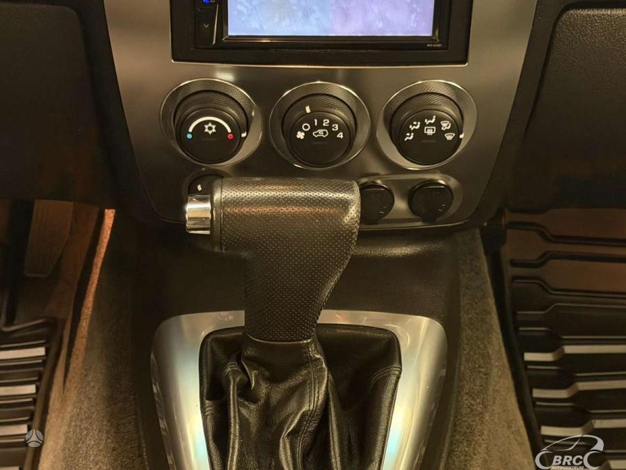 Black Hummer H3 2005 in Vilnius, with an engine capacity of 3.47 L and mileage of 178 thousand km for 12900 €, photo 18 on AUTOMOTO.COM.LV