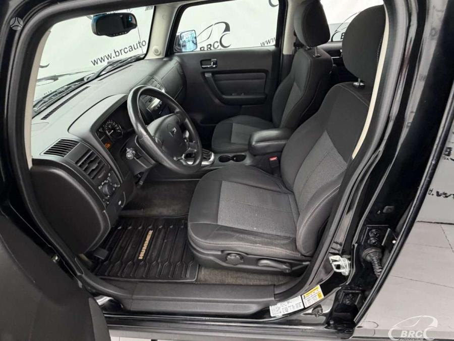 Black Hummer H3 2005 in Vilnius, with an engine capacity of 3.47 L and mileage of 178 thousand km for 12900 €, photo 22 on AUTOMOTO.COM.LV