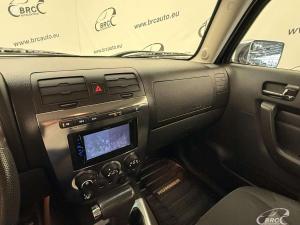 Black Hummer H3 2005 in Vilnius, with an engine capacity of 3.47 L and mileage of 178 thousand km for 12900 €, photo 27 on AUTOMOTO.COM.LV