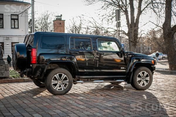 Black Hummer H3 2006 in Daugavpils, with an engine capacity of 3.50 L and mileage of 196 thousand km for 9000 €, photo 2 on AUTOMOTO.COM.LV