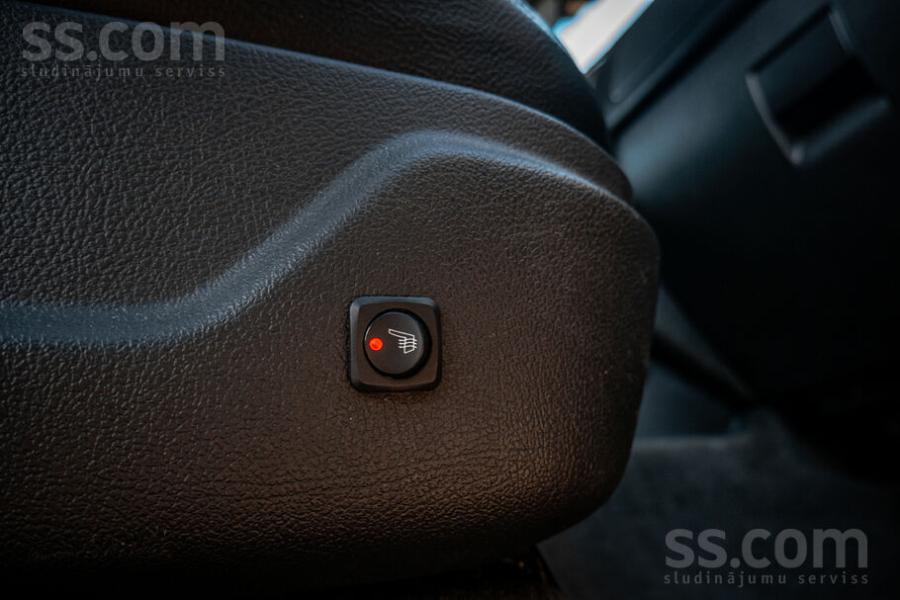 Black Hummer H3 2006 in Daugavpils, with an engine capacity of 3.50 L and mileage of 196 thousand km for 9000 €, photo 10 on AUTOMOTO.COM.LV