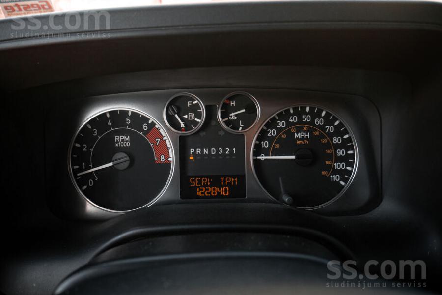 Black Hummer H3 2006 in Daugavpils, with an engine capacity of 3.50 L and mileage of 196 thousand km for 9000 €, photo 16 on AUTOMOTO.COM.LV