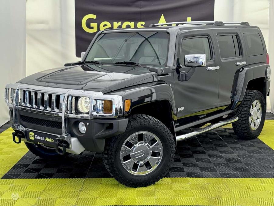 Black Hummer H3 2008 in Vilnius, with an engine capacity of 3.65 L and mileage of 309 thousand km for 12900 €, photo 1 on AUTOMOTO.COM.LV