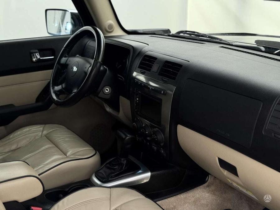 Black Hummer H3 2008 in Vilnius, with an engine capacity of 3.65 L and mileage of 309 thousand km for 12850 €, photo 16 on AUTOMOTO.COM.LV