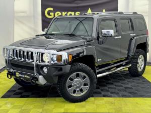 Melns Hummer H3 2008 Viļņa, ar dzinēja tilpumu 3.65 L un nobraukumu 309 tūkst. km par 12850 €, foto  vietnē AUTOMOTO.COM.LV
