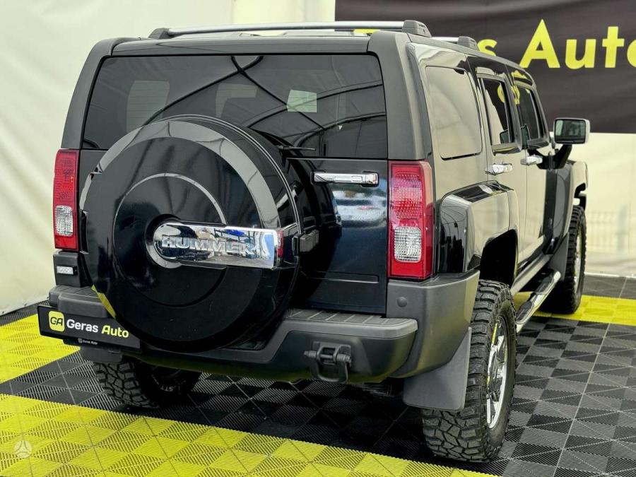 Black Hummer H3 2008 in Vilnius, with an engine capacity of 3.65 L and mileage of 309 thousand km for 12850 €, photo 5 on AUTOMOTO.COM.LV