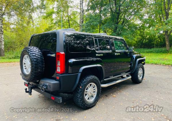 Black Hummer H3 2008 in Riga, with an engine capacity of 3.70 L and mileage of 85 thousand km for 14500 €, photo 8 on AUTOMOTO.COM.LV