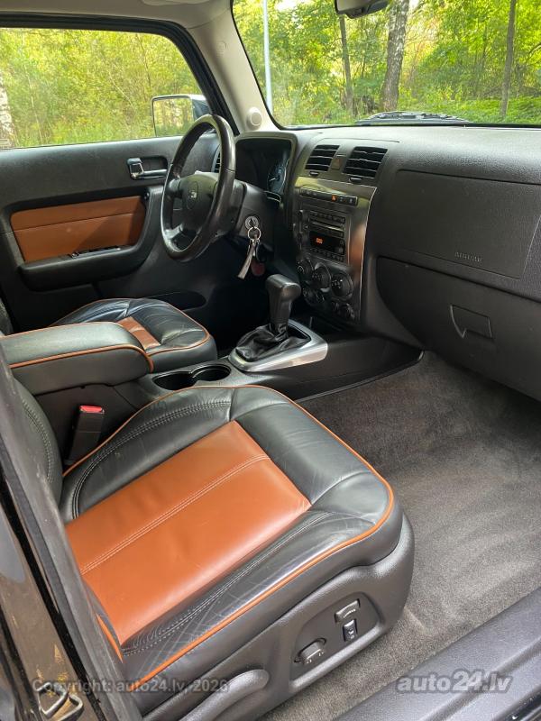 Black Hummer H3 2008 in Riga, with an engine capacity of 3.70 L and mileage of 85 thousand km for 14500 €, photo 10 on AUTOMOTO.COM.LV