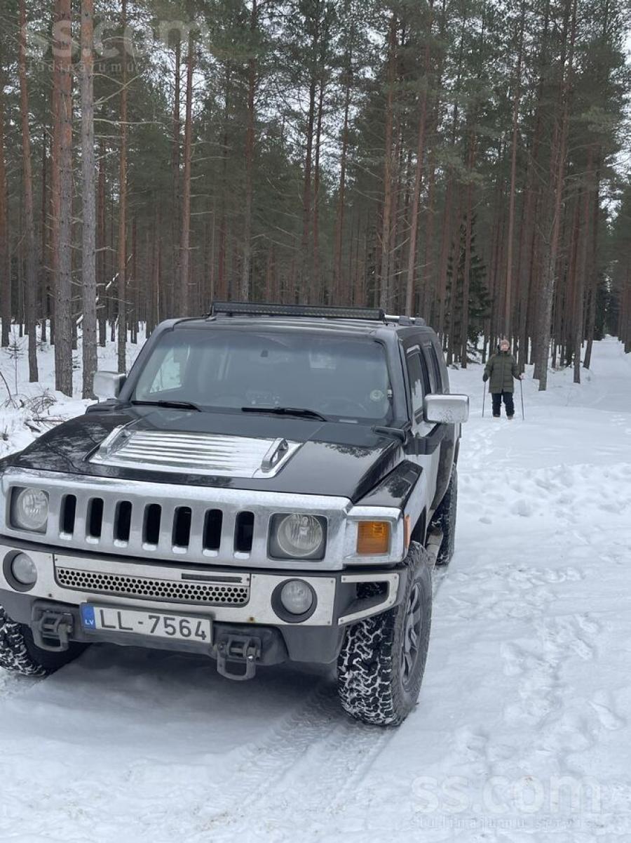 Black Hummer H3 2007 in Jelgava, with an engine capacity of 3.70 L and mileage of 240 thousand km for 10000 €, photo 1 on AUTOMOTO.COM.LV