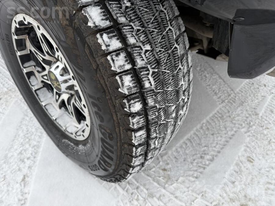 Melns Hummer H3 2009 Jelgava, ar dzinēja tilpumu 3.70 L un nobraukumu 240 tūkst. km par 24000 €, foto 6 vietnē AUTOMOTO.COM.LV