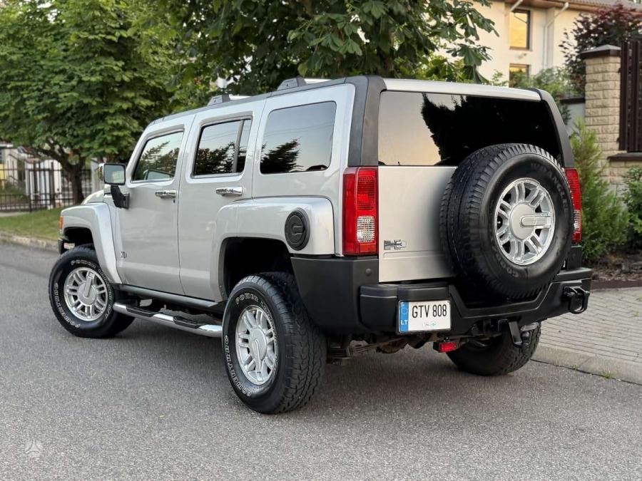 Grey Hummer H3 2008 in Vilnius, with an engine capacity of 3.46 L and mileage of 195 thousand km for 11250 €, photo 11 on AUTOMOTO.COM.LV