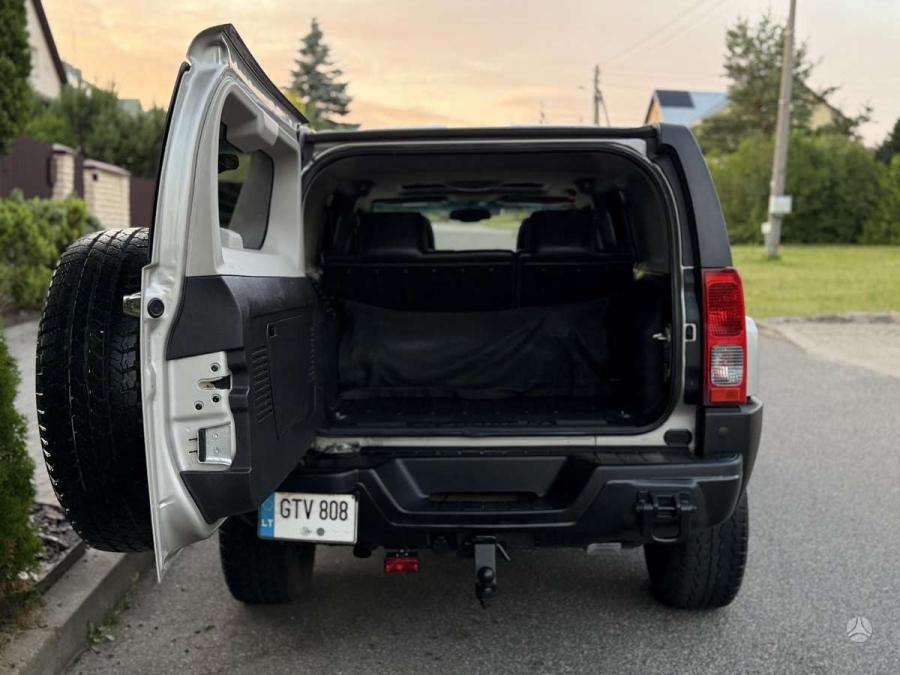 Grey Hummer H3 2008 in Vilnius, with an engine capacity of 3.46 L and mileage of 195 thousand km for 11250 €, photo 17 on AUTOMOTO.COM.LV