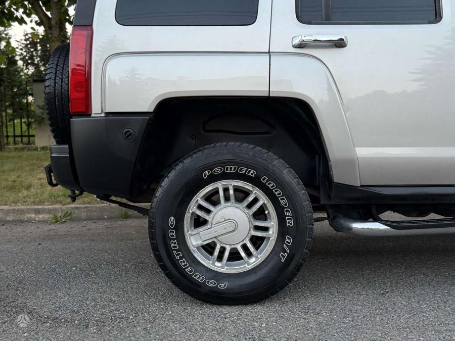 Grey Hummer H3 2008 in Vilnius, with an engine capacity of 3.46 L and mileage of 195 thousand km for 11250 €, photo 23 on AUTOMOTO.COM.LV