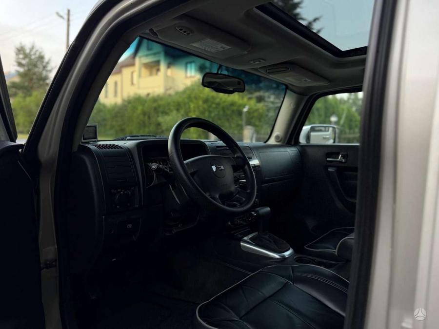 Grey Hummer H3 2008 in Vilnius, with an engine capacity of 3.46 L and mileage of 195 thousand km for 11250 €, photo 33 on AUTOMOTO.COM.LV