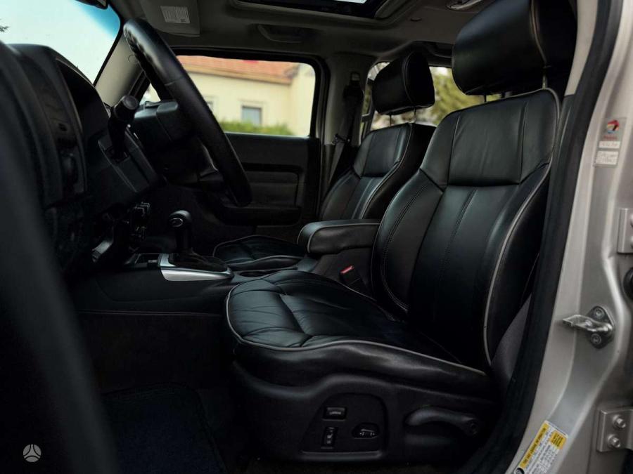 Grey Hummer H3 2008 in Vilnius, with an engine capacity of 3.46 L and mileage of 195 thousand km for 11250 €, photo 35 on AUTOMOTO.COM.LV