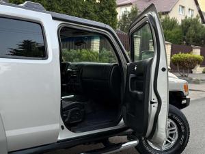 Grey Hummer H3 2008 in Vilnius, with an engine capacity of 3.46 L and mileage of 195 thousand km for 11250 €, photo 37 on AUTOMOTO.COM.LV