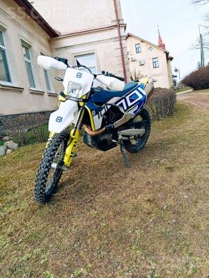 Husqvarna 701 2024 Aizkraukle, ar dzinēja tilpumu 0.69 L un nobraukumu 0 tūkst. km par 9500 €, foto  vietnē AUTOMOTO.COM.LV