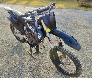 Husqvarna FC 350 2022 Tallina, ar dzinēja tilpumu 0.35 L un nobraukumu 151 tūkst. km par 3500 €, foto 4 vietnē AUTOMOTO.COM.LV