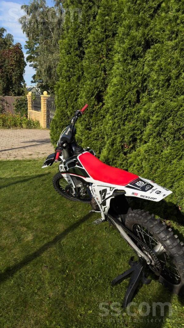 Husqvarna FC 350 2022 Rīga, ar dzinēja tilpumu 0.35 L un nobraukumu 0 tūkst. km par 3600 €, foto 4 vietnē AUTOMOTO.COM.LV