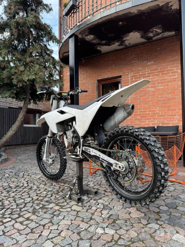 Husqvarna FC 450 2017 Rēzekne, ar dzinēja tilpumu 0.45 L un nobraukumu 0 tūkst. km par 3330 €, foto 3 vietnē AUTOMOTO.COM.LV