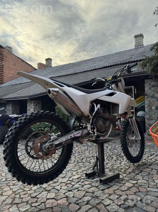 Husqvarna FC 450 2017 Rēzekne, ar dzinēja tilpumu 0.45 L un nobraukumu 0 tūkst. km par 3330 €, foto 4 vietnē AUTOMOTO.COM.LV