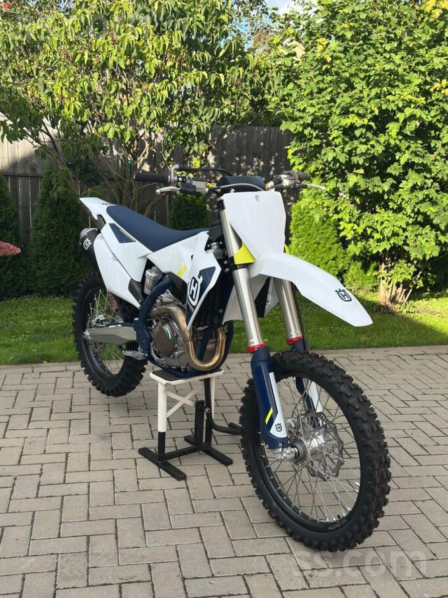 Husqvarna FC 450 2022 Gulbene, ar dzinēja tilpumu 0.45 L un nobraukumu 0 tūkst. km par 3500 €, foto 1 vietnē AUTOMOTO.COM.LV