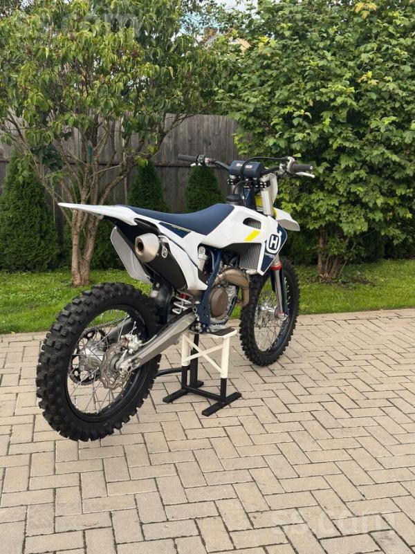 Husqvarna FC 450 2022 Gulbene, ar dzinēja tilpumu 0.45 L un nobraukumu 0 tūkst. km par 3500 €, foto 4 vietnē AUTOMOTO.COM.LV